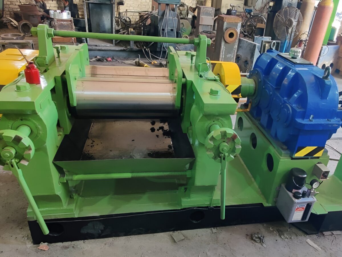 Uni Drive Rubber Mixing Mill Manufacturer & Supplier In Delhi - VatsnTecnic